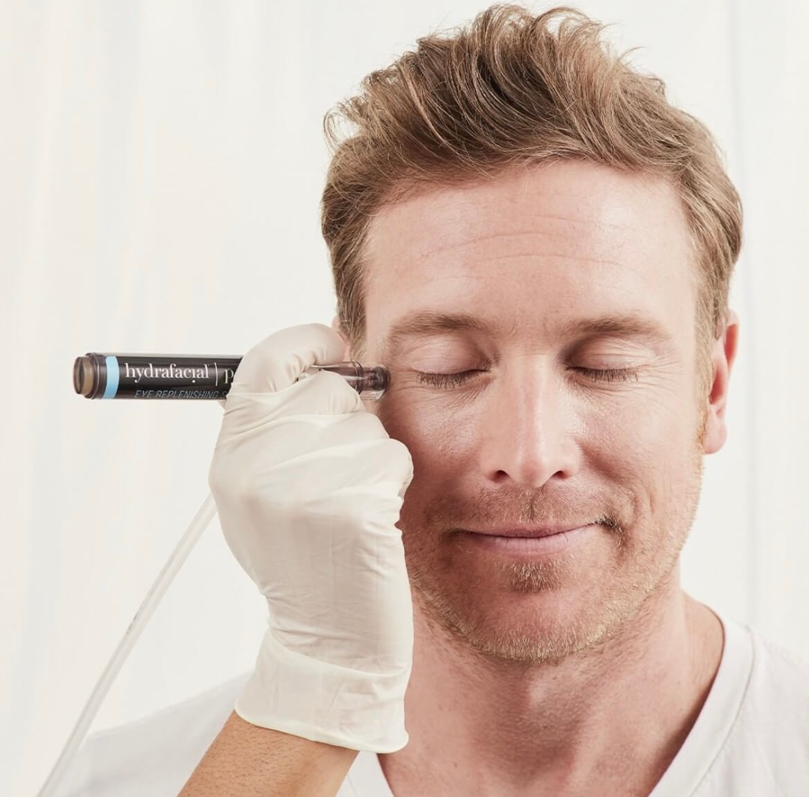Hydrafacial, facial cleansing -% The Essential Clinic%%